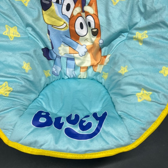 Nickelodeon | Accessories | Kids Bluey Saucers Chair With Yellow ...
